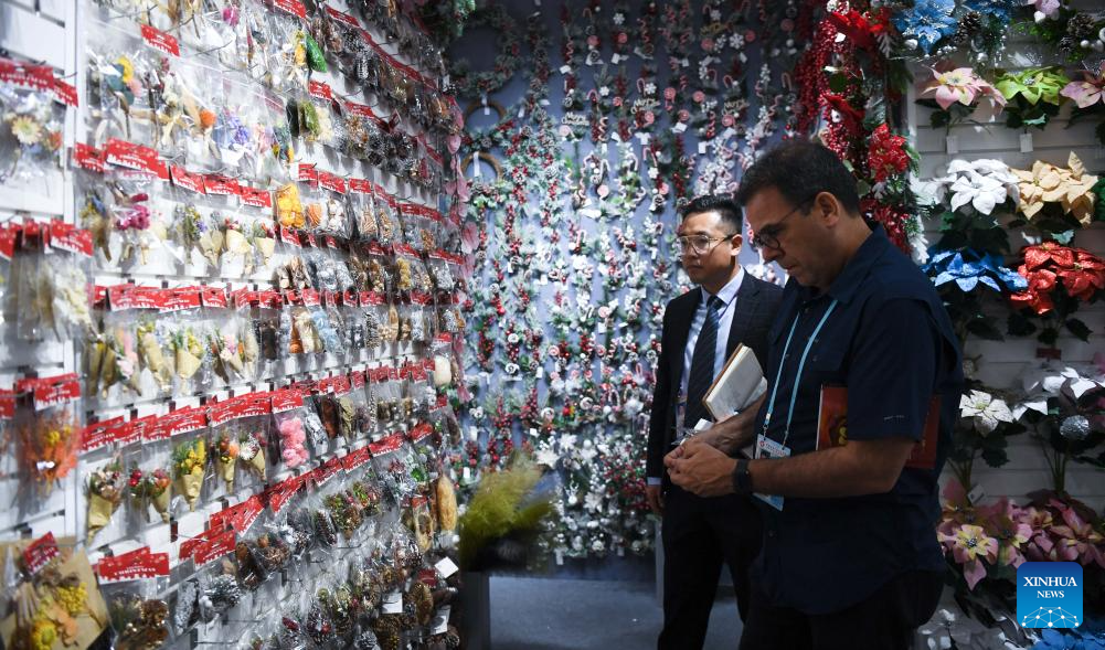 2nd phase of Canton Fair opens in Guangzhou, S China-广东台荔枝网